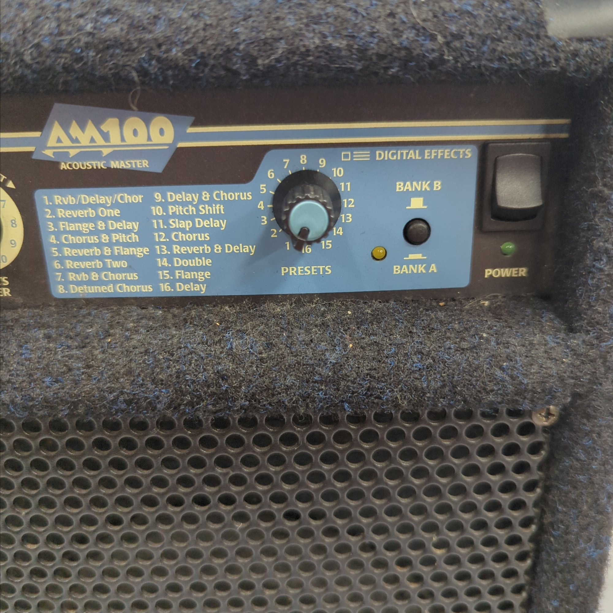 Yorkville AM100 Acoustic Guitar Amp - Evolution Music