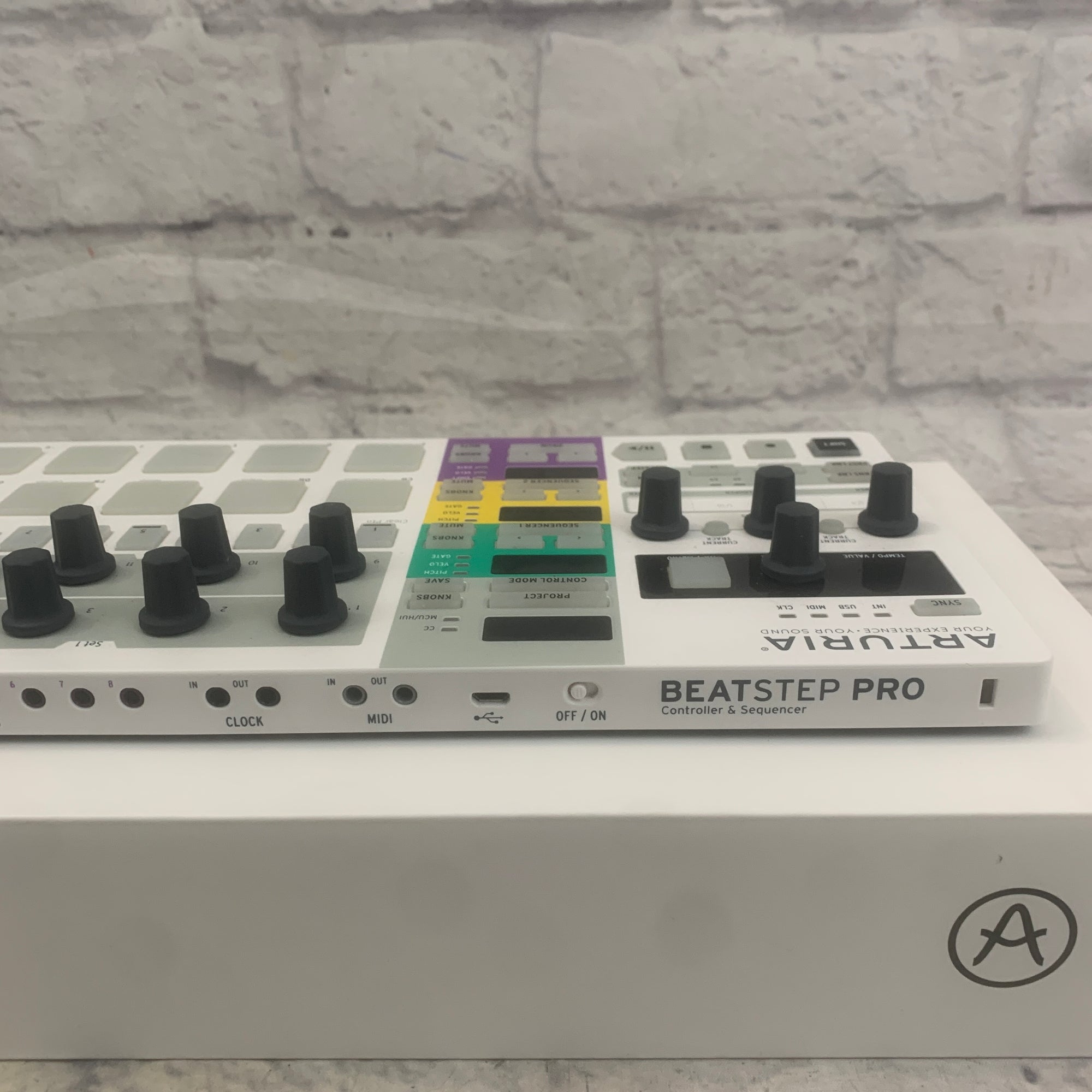 Arturia BEATSTEP Pro Controller & Sequencer - Evolution Music