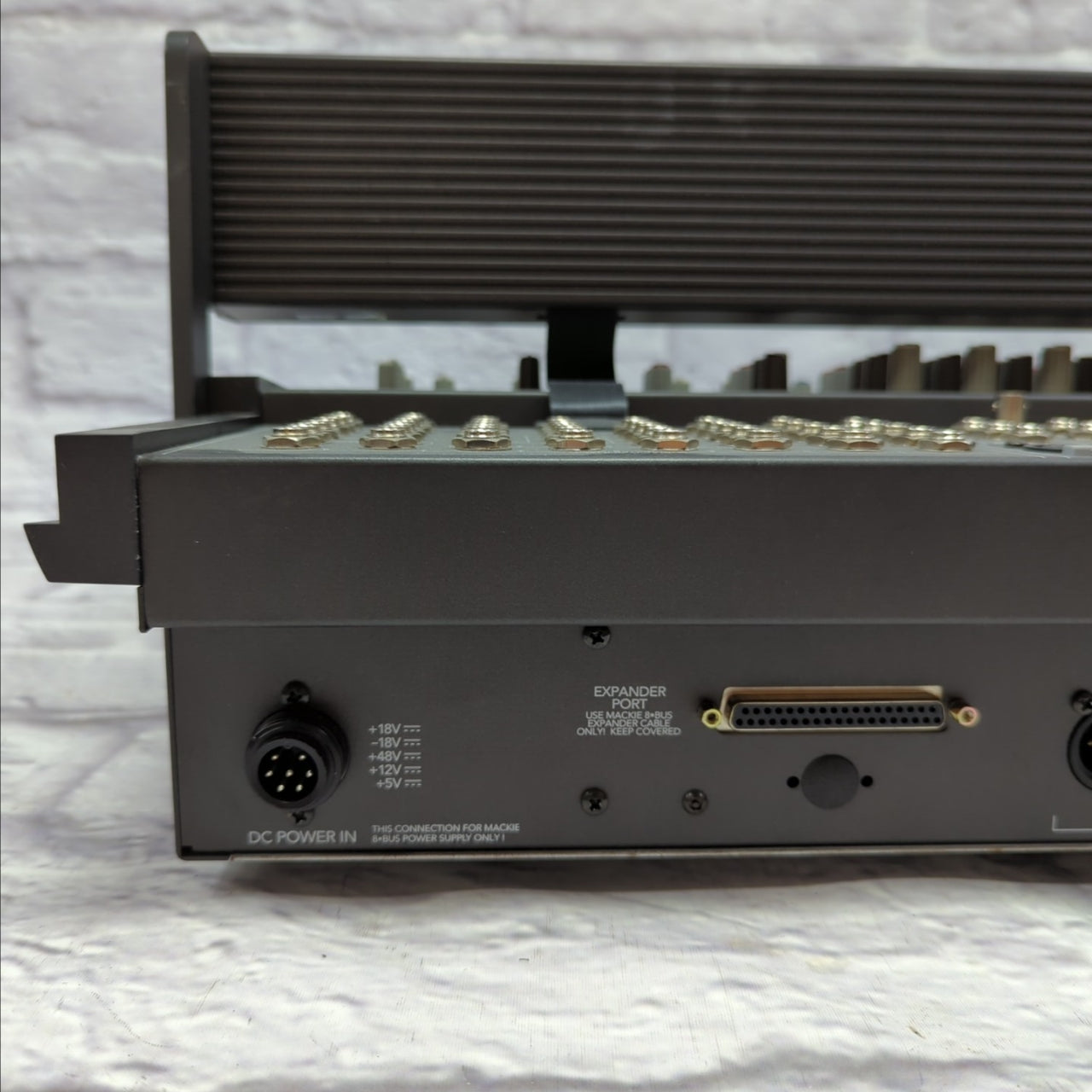 Mackie 24.8 24-Channel 8-Bus Mixing Console w/ Meter Bridge - Evolution ...