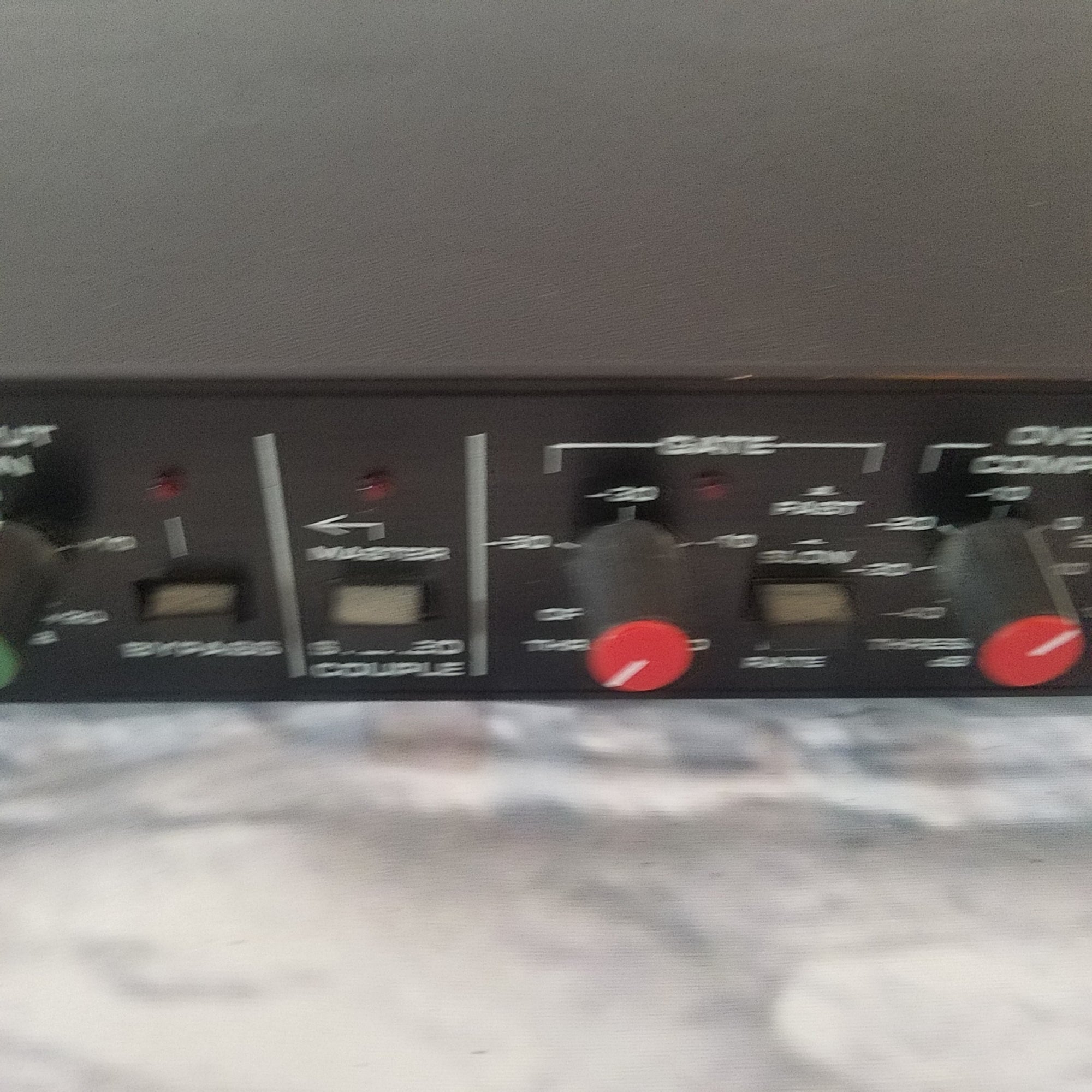 DBX 166 Stereo Compressor Limiter Rack Unit - Evolution Music