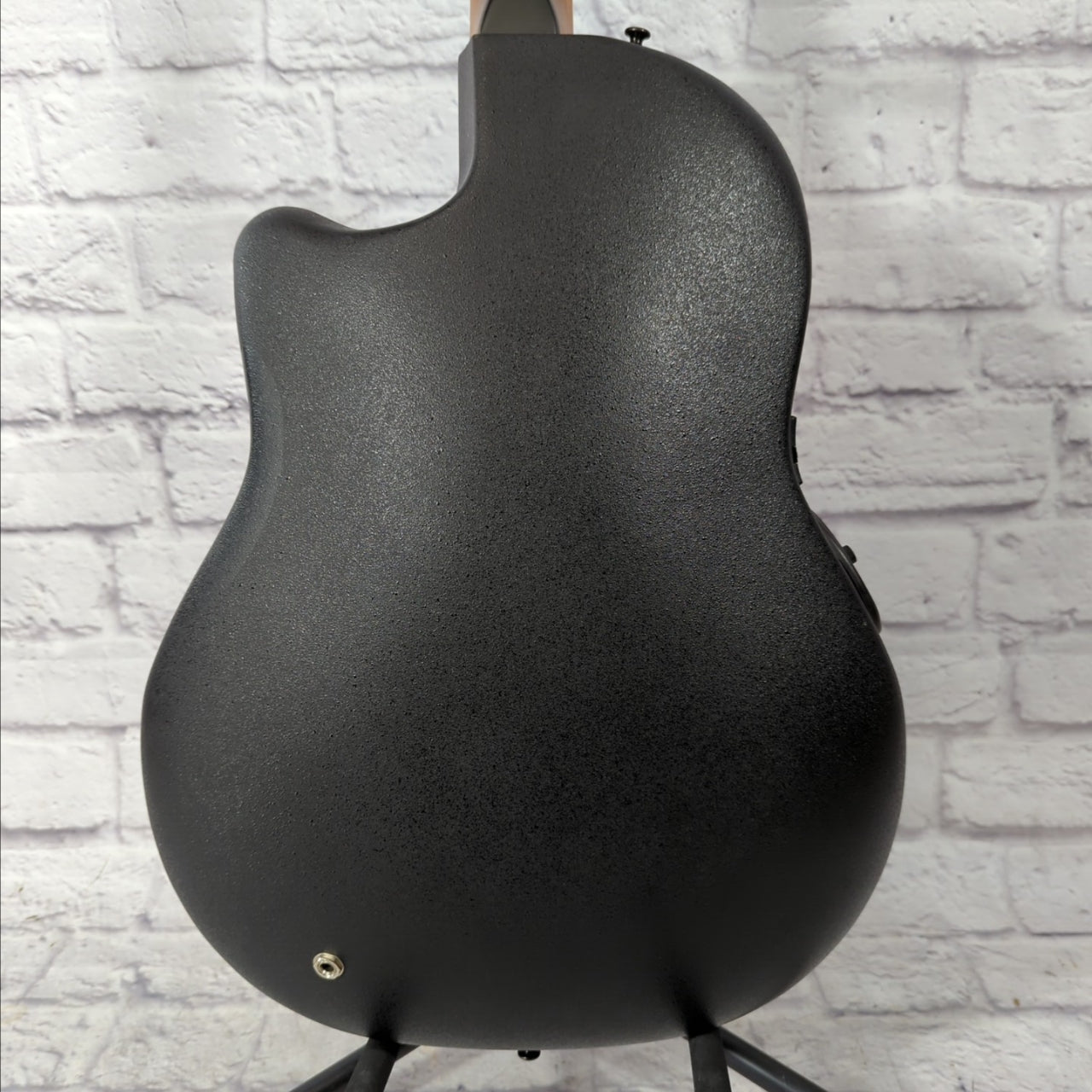 Ovation Celebrity CC28 Acoustic Electric w/ TKL Case - Evolution Music