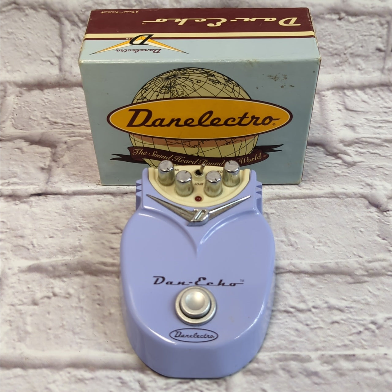 Danelectro DE-1 Dan Echo Delay Pedal - Evolution Music
