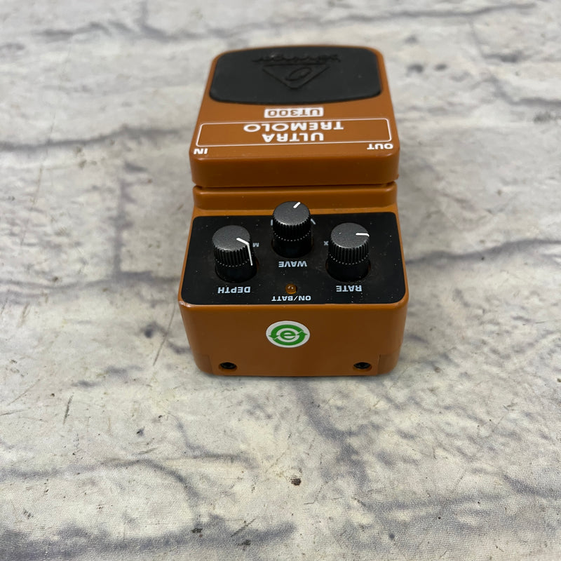 Behringer UT300 Tremolo Pedal - Evolution Music