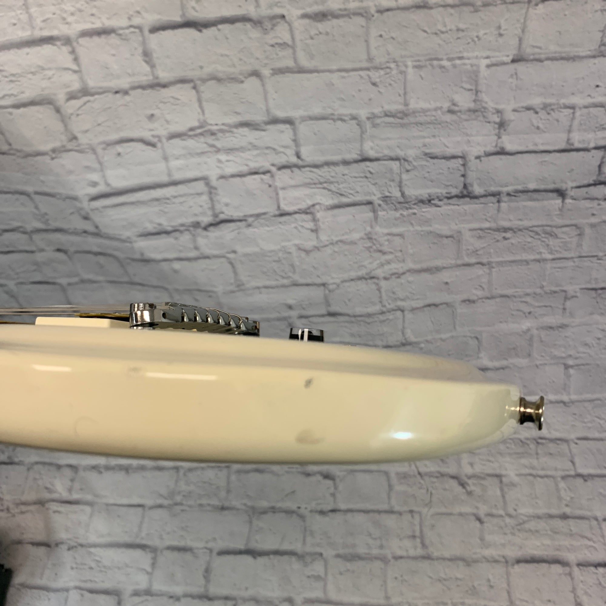 Univox Hi Flyer Electric Guitar - Evolution Music